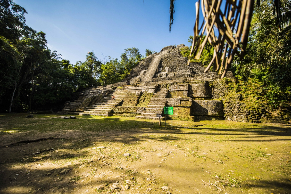 Templo Maya Lamanai y New River Safari - Belice Viajes